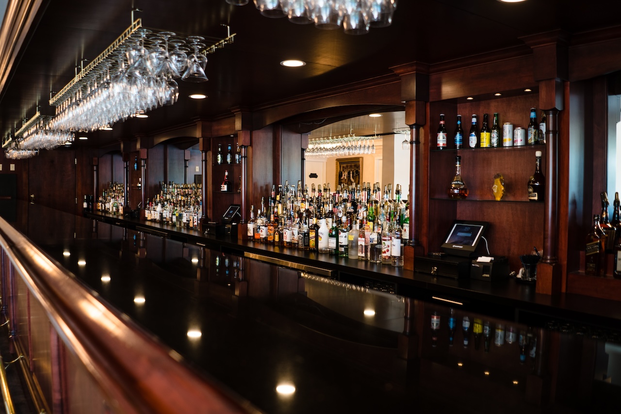 Cocktail Room & Patio Bar | Venue | Grand View